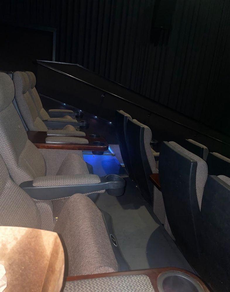 AMC Houston 8 Theatre - Showtimes & Tickets