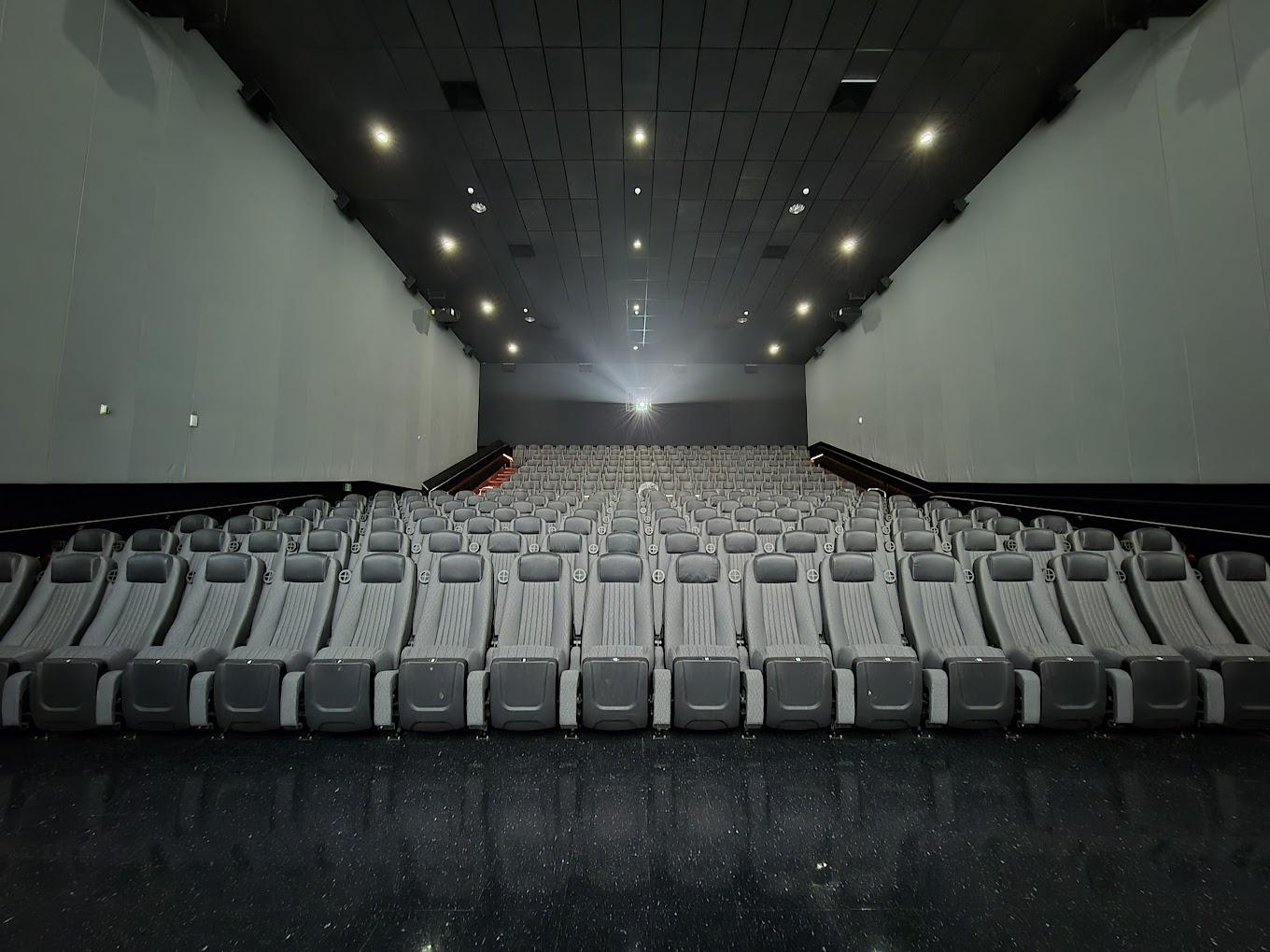 Regal Bridgeport Village - Showtimes & Tickets