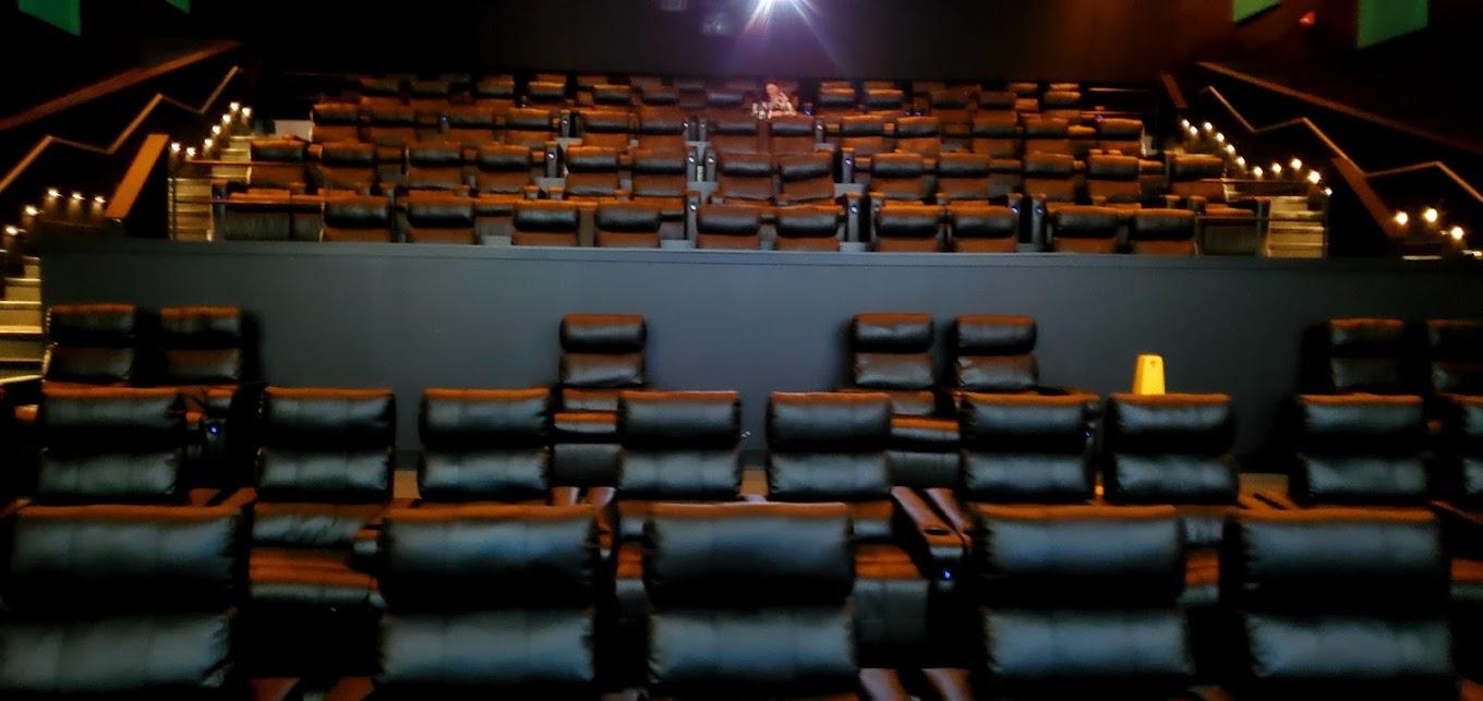B&B Theatres Lee's Summit 16 - Showtimes & Tickets