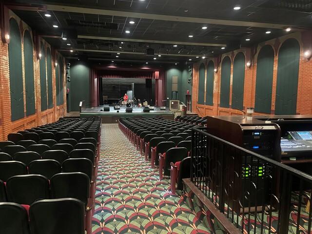 Pines Theatre in Lufkin, TX - Screendollars