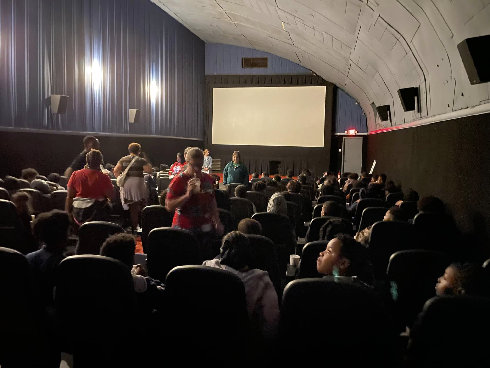 Queen Cinema 3 - Showtimes & Tickets