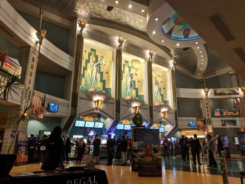 Regal Metropolitan - Showtimes & Tickets