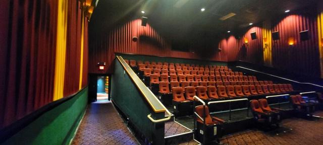 Regal Metropolitan - Showtimes & Tickets