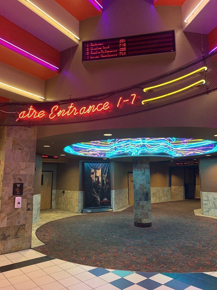Regal Oceanside Theatre - Showtimes & Tickets