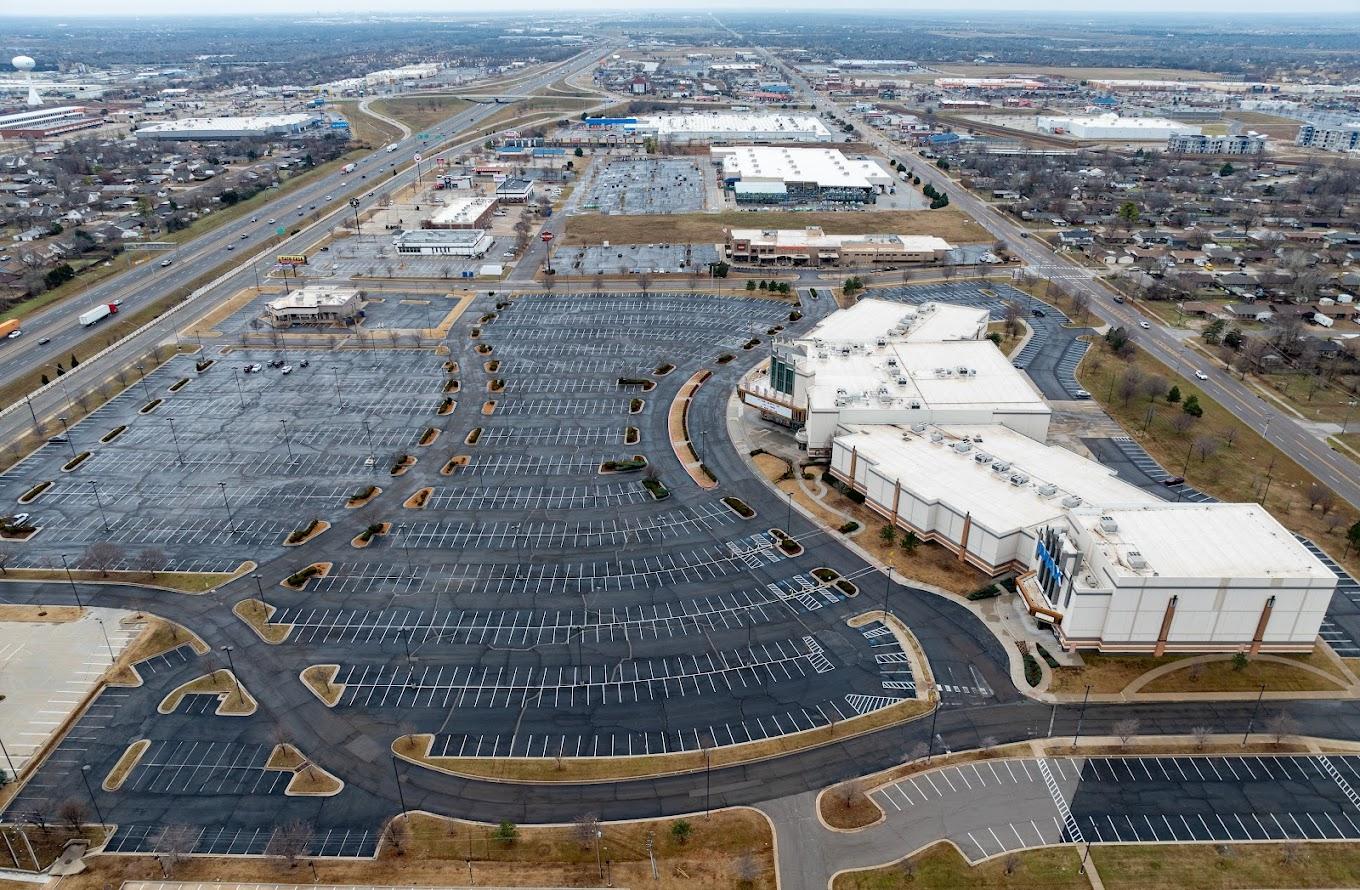 Regal Warren Moore - Showtimes & Tickets