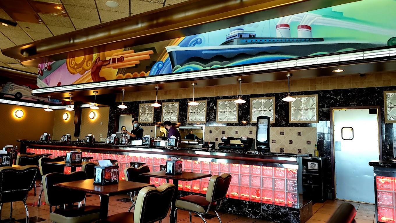 Regal Warren Moore - Showtimes & Tickets