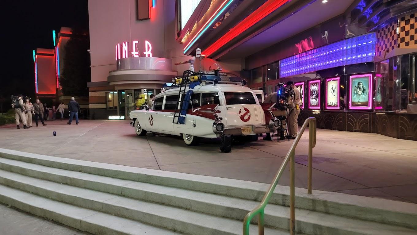 Regal Warren Moore - Showtimes & Tickets