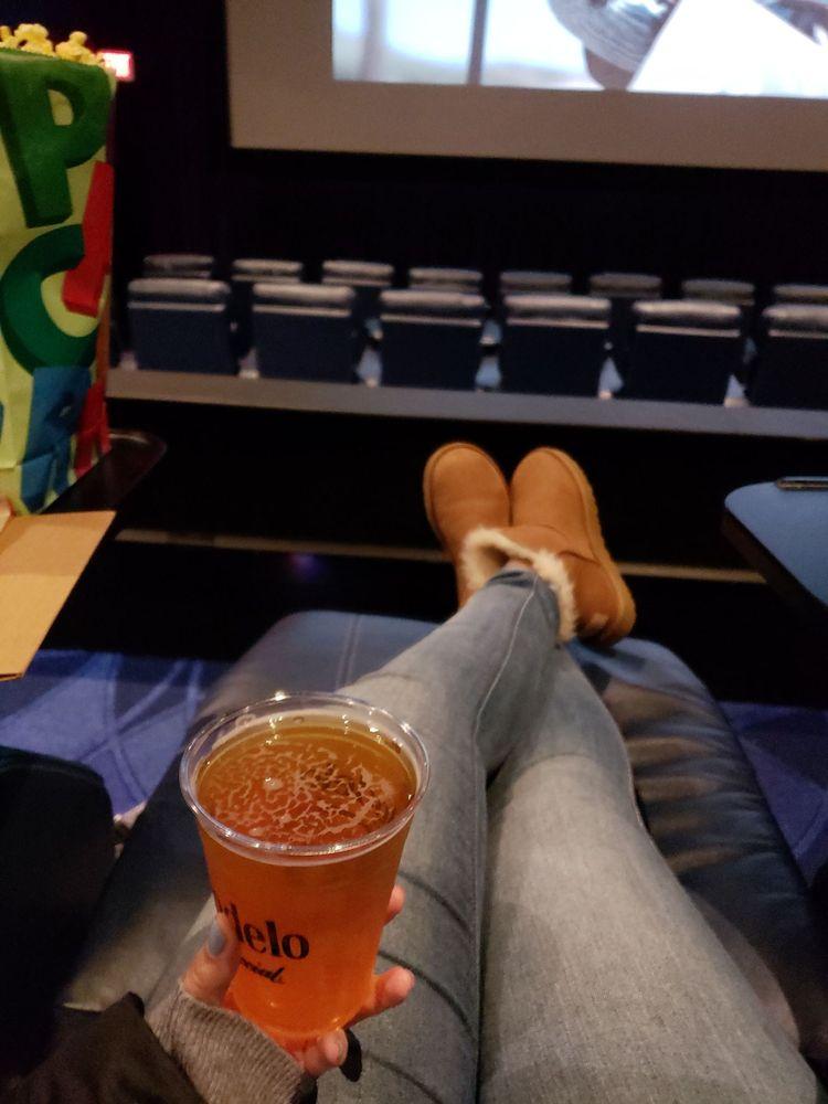 Santa Rosa Airport Stadium 12 - Showtimes & Tickets