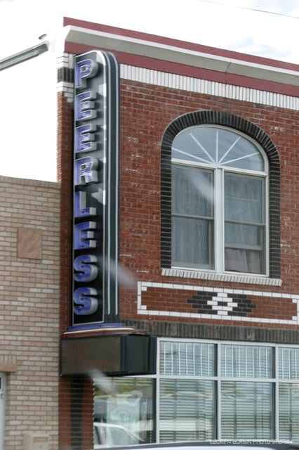 Peerless Theatre - Showtimes