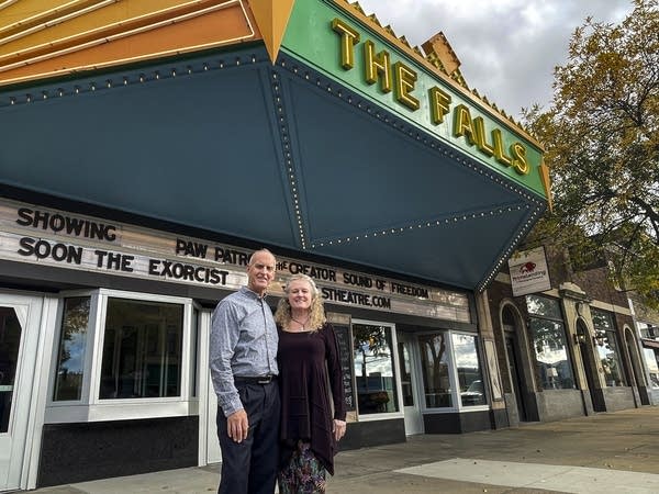 The Falls Theatre in Little Falls, MN - Screendollars
