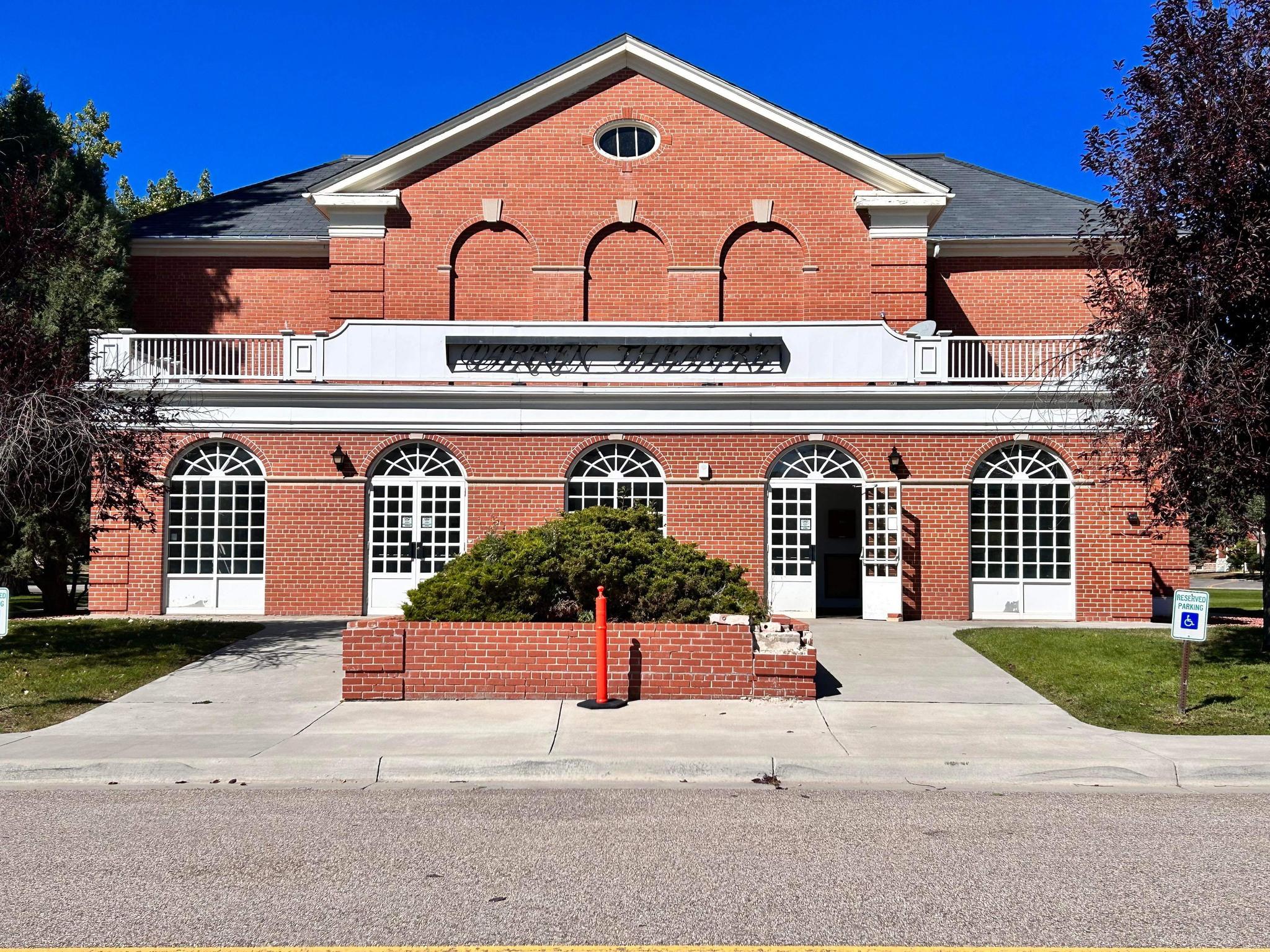 Warren Theater - Showtimes & Tickets