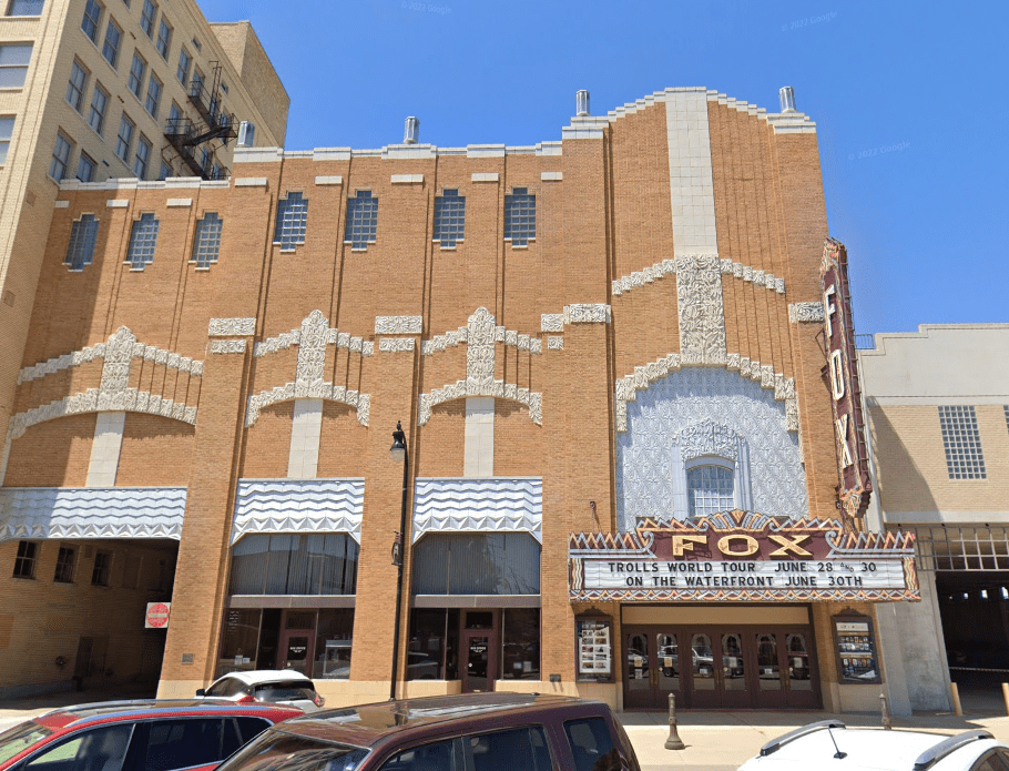 Fox Theatre in Hutchinson, KS - Screendollars