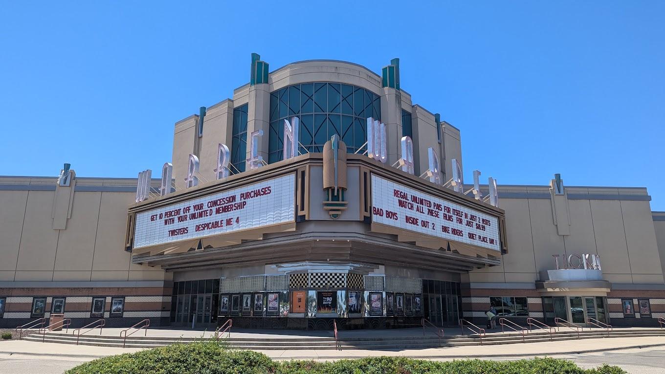 Regal Warren East in Wichita, KS - Screendollars
