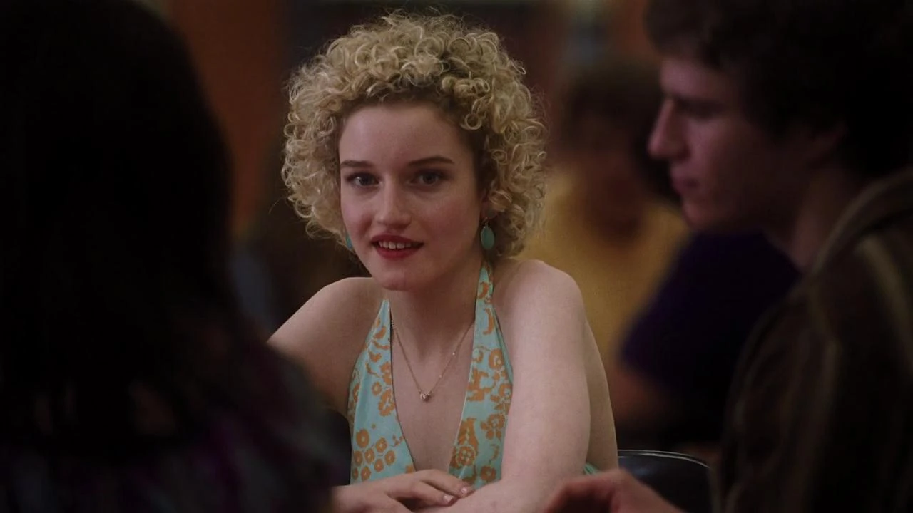 Julia Garner: Biography, Movies, Net Worth & Photos