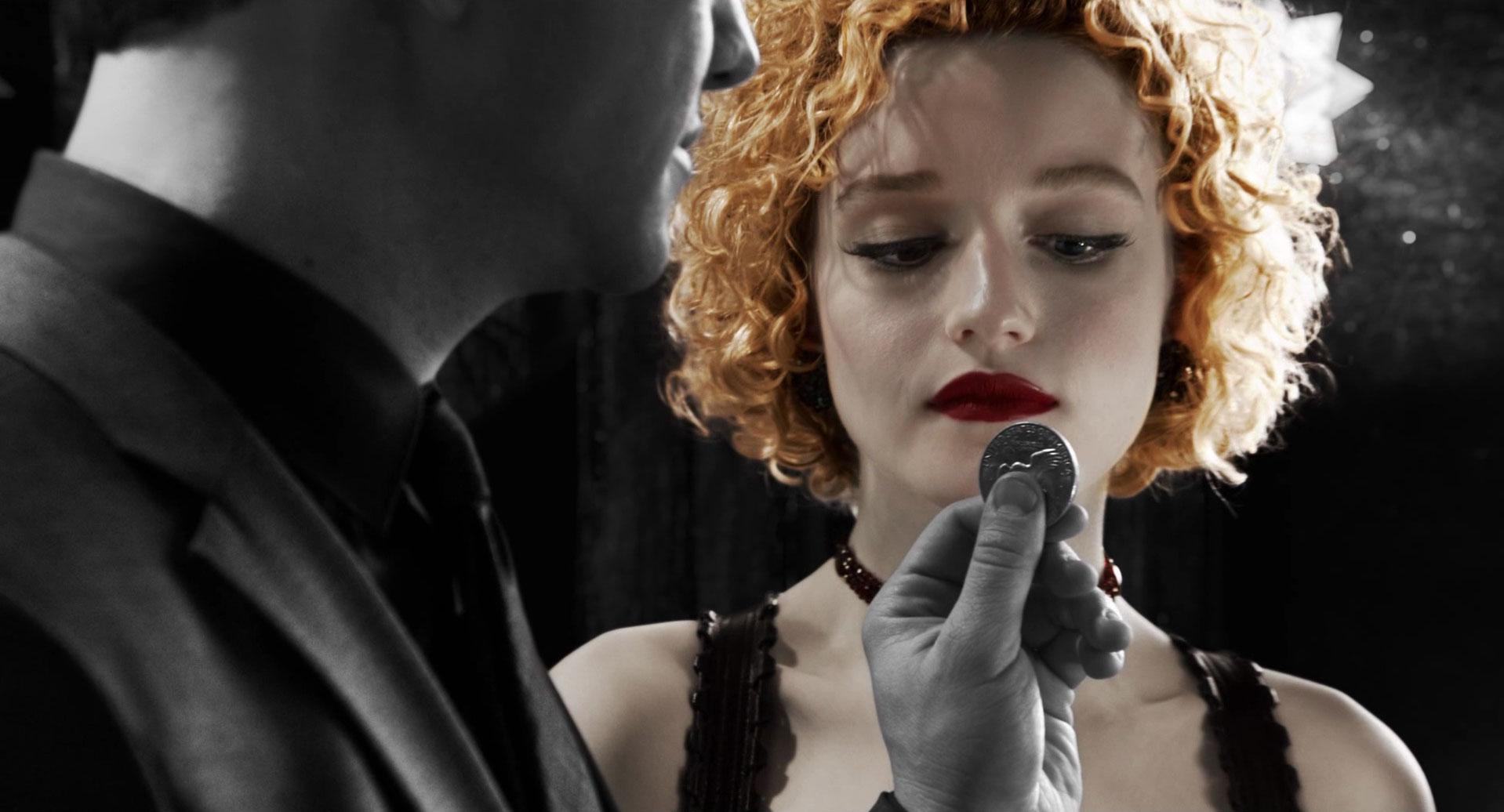 Julia Garner: Biography, Movies, Net Worth & Photos