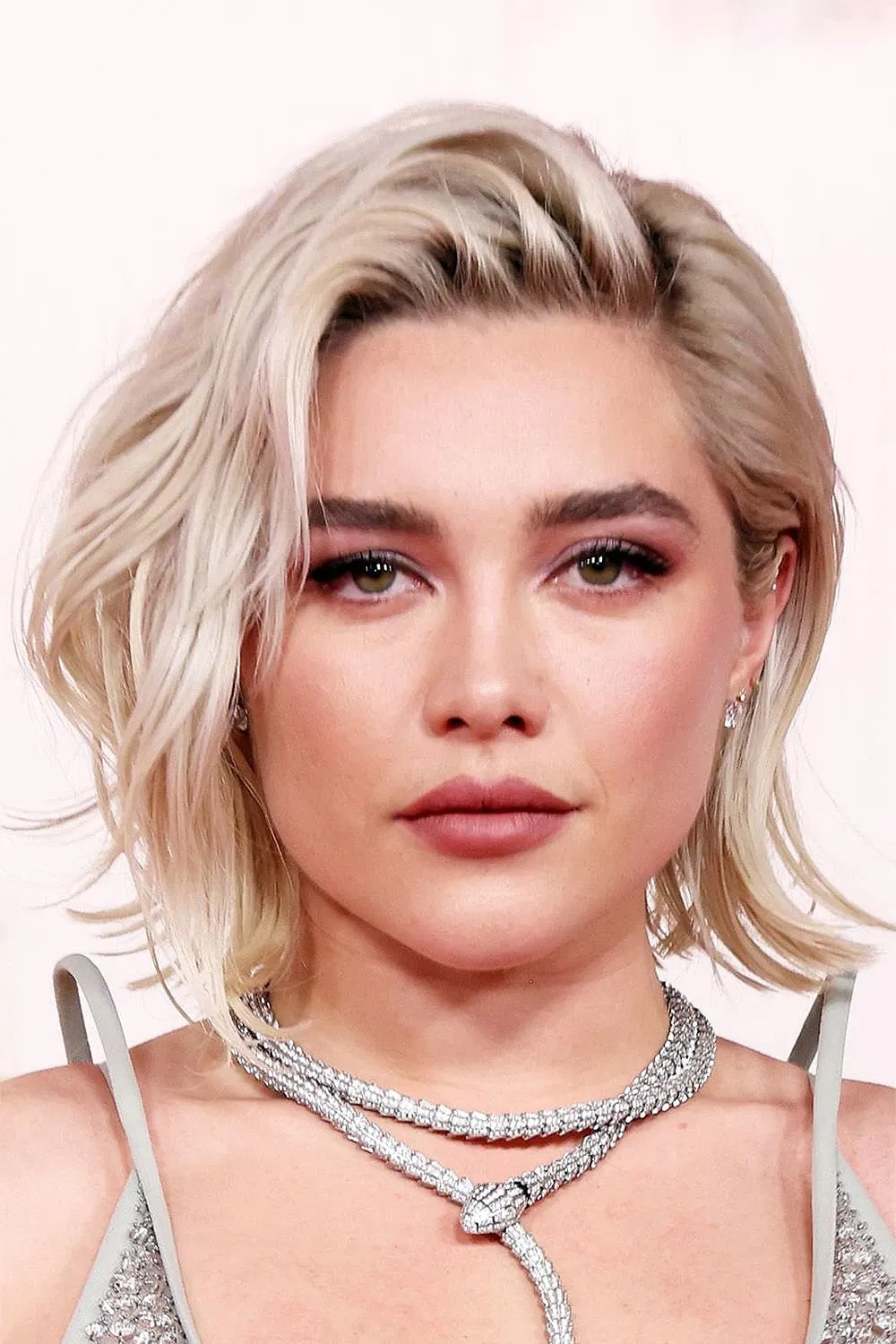 Florence Pugh: Biography, Movies, Net Worth & Photos