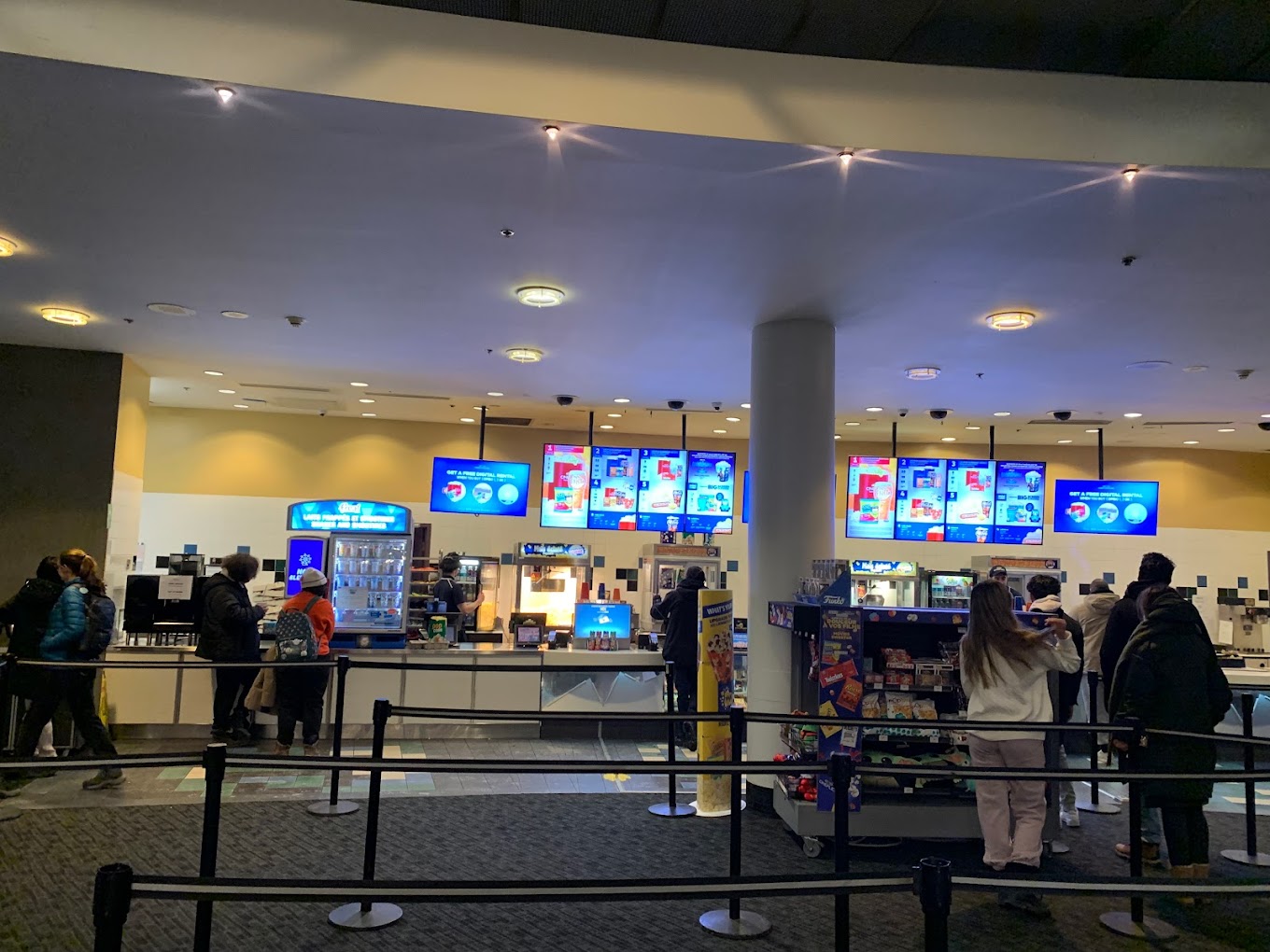 Cinéma Cineplex Forum et VIP in Montreal - Showtimes & Tickets