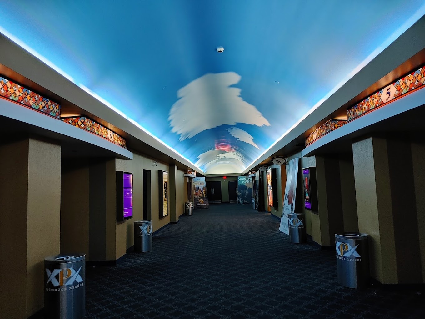 Cinéma Triomphe - Showtimes & Tickets