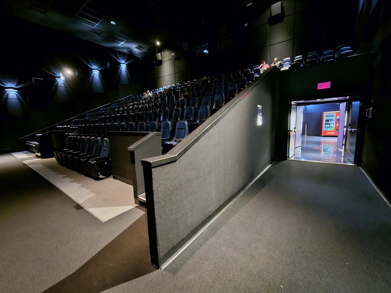 Cineplex Cinemas Metropolis - Showtimes & Tickets
