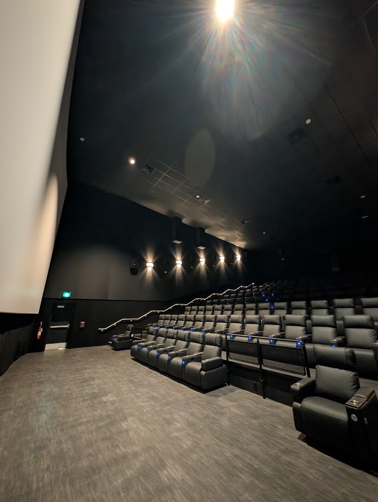 Cinéma Cineplex Forum et VIP in Montreal - Showtimes & Tickets