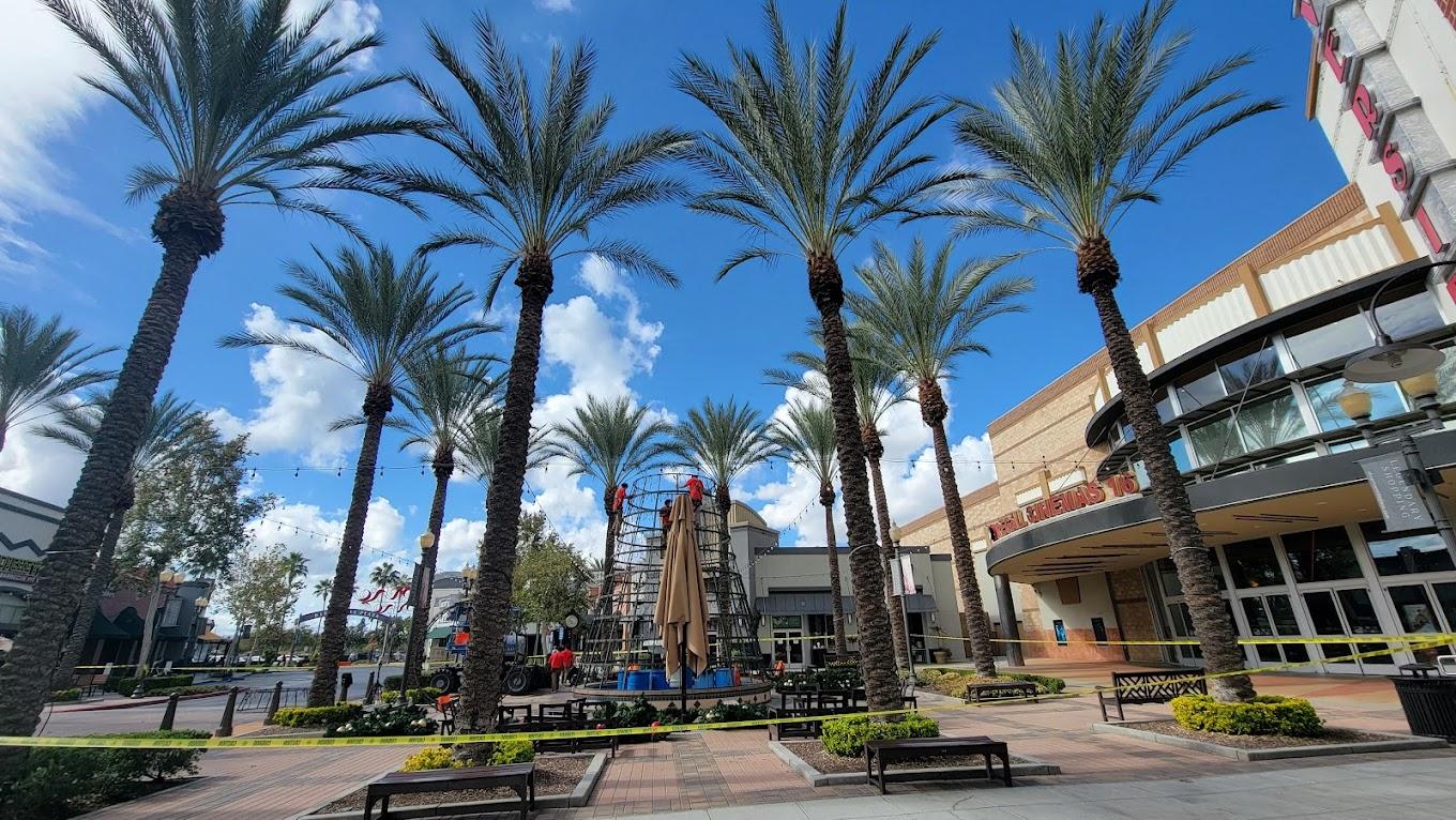 Regal Riverside Plaza Theatre - Showtimes & Tickets