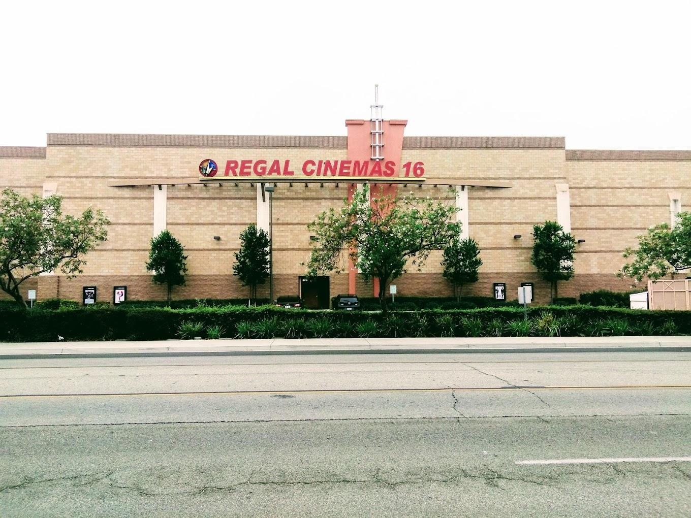 Regal Riverside Plaza Theatre - Showtimes & Tickets