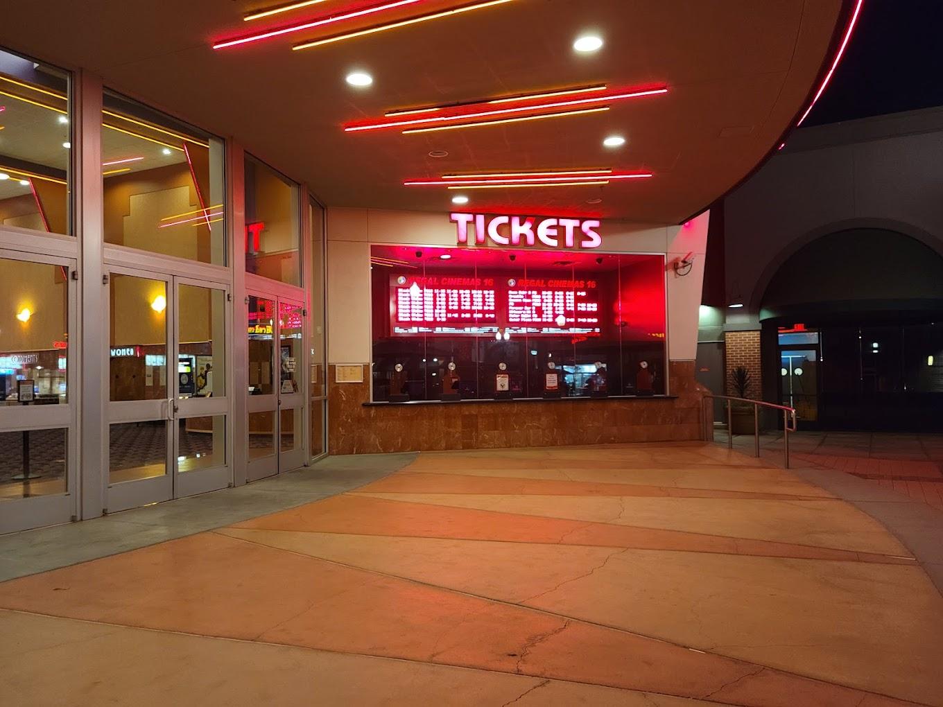 Regal Riverside Plaza Theatre - Showtimes & Tickets