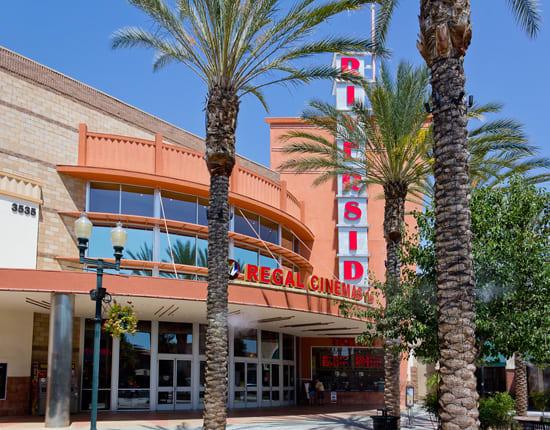 Regal Riverside Plaza Theatre - Showtimes & Tickets