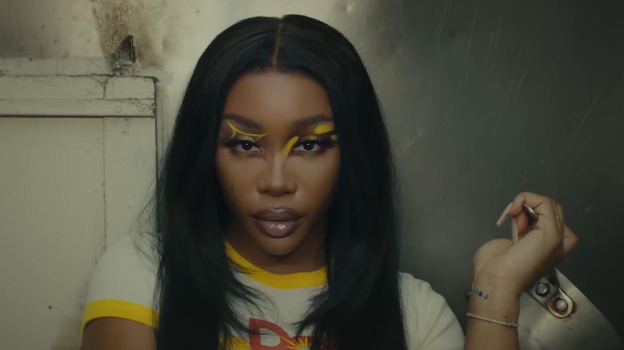 SZA: Biography, Movies, Net Worth & Photos