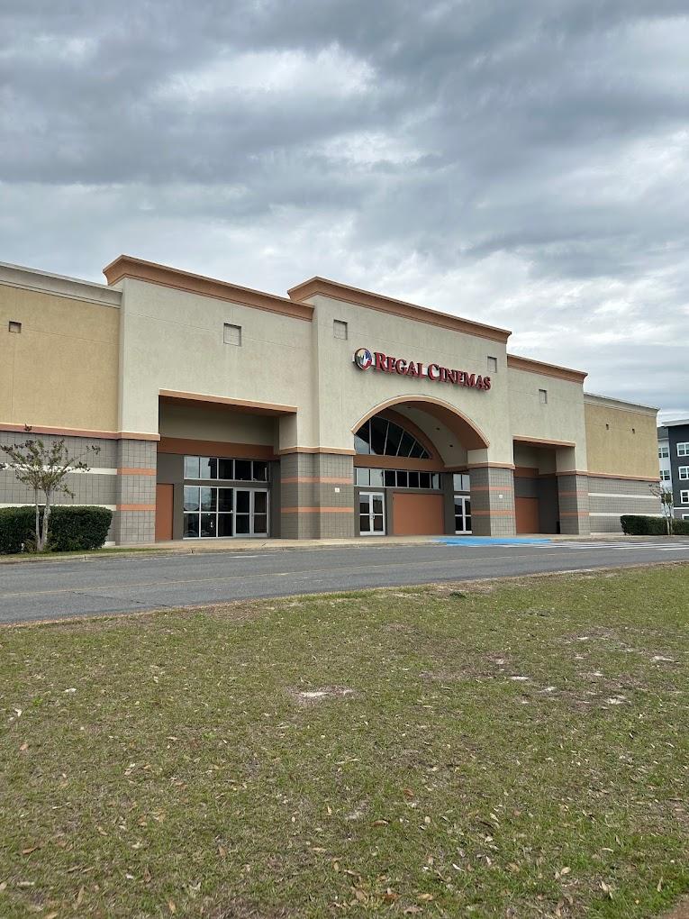 Regal Santa Rosa - Showtimes & Tickets