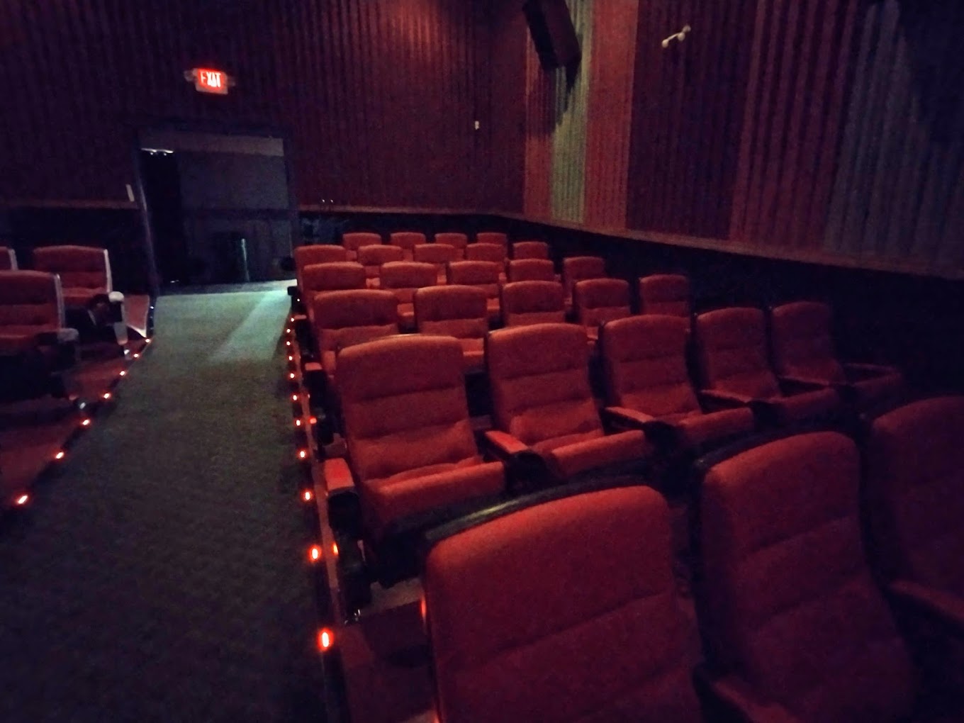Riverside Cinemas 3 - Showtimes & Tickets