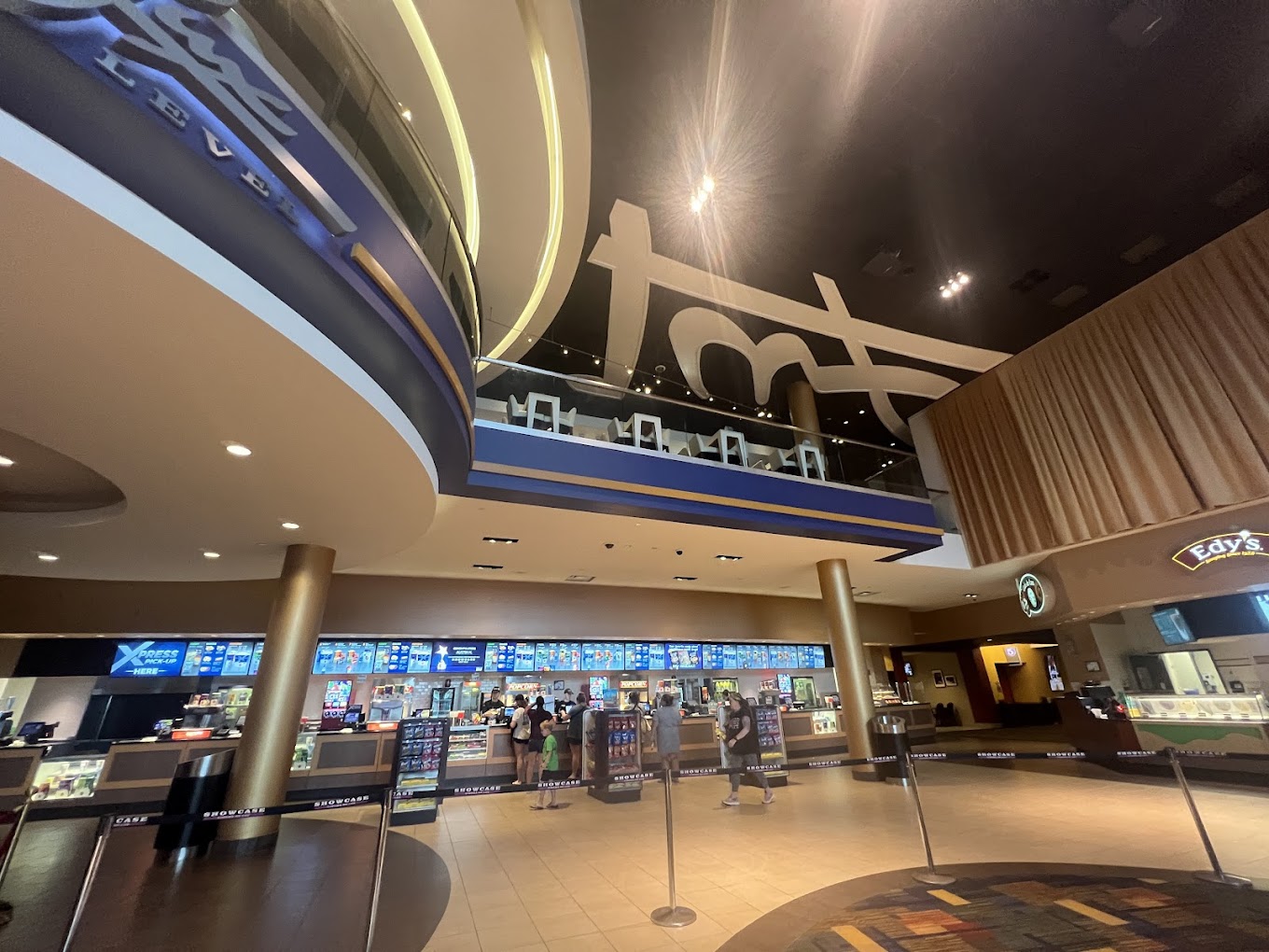 Showcase Cinema de Lux Patriot Place - Showtimes & Tickets